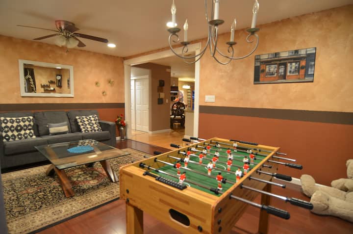 Quarry Lake Oasis: Pool, Game Room, Fruit Trees! - Fremont, CA