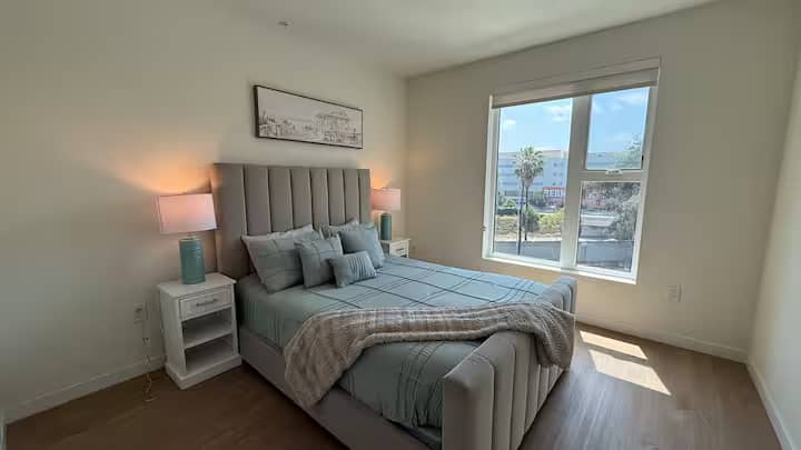 One Lux Stay 2 Bedroom La Suites - Los Angeles, CA