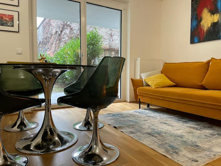 Vienna Ceker - Vienne