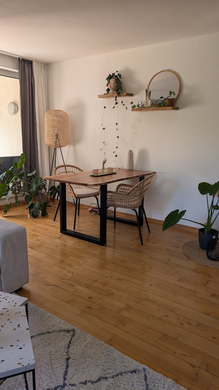 Zentrale & Ruhige Unterkunft Im Herzen Von Köln - Colonia