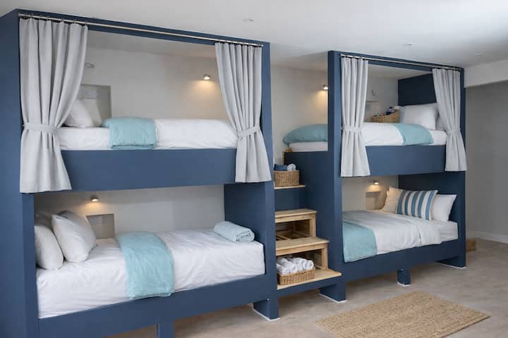 Studio Fore | Boutique 4-bed | Steps To Beach - Fistral Beach