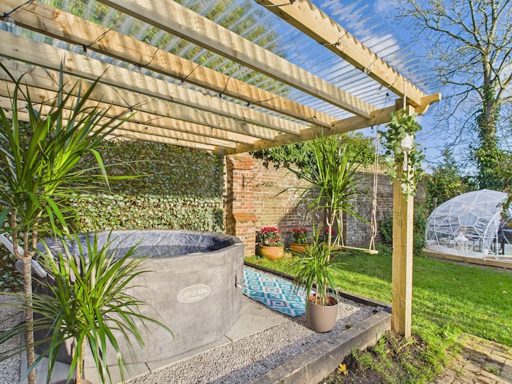 The Granary | Hot Tub-geodome | Idyllic Escape - Crowborough