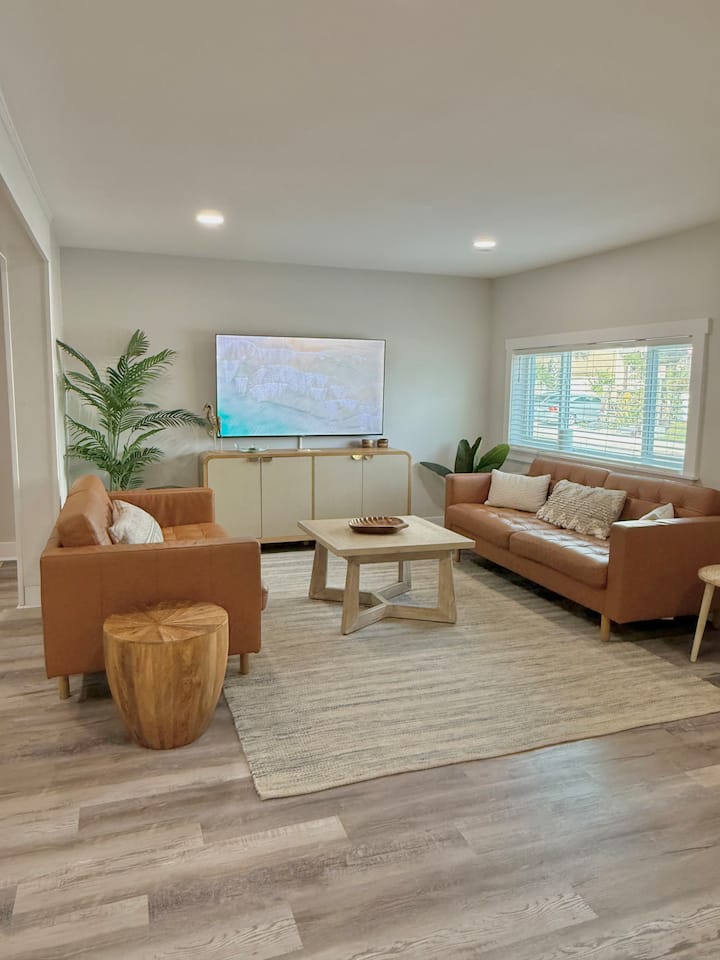 Steps Away From Beach/the Salty Jax/2bd 2bath - Jacksonville Beach, FL