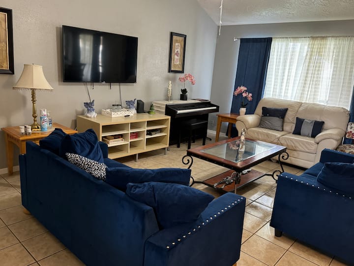 Mirna’s House - Missouri City, TX