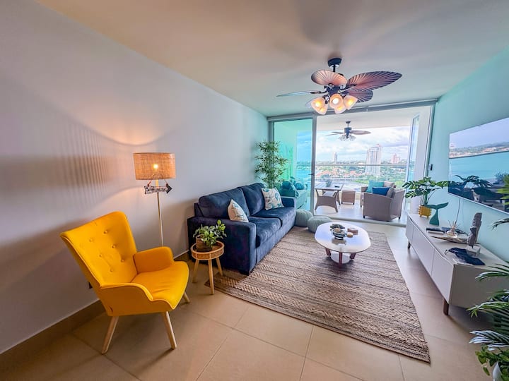 Stunning Beachfront Condo In P.h. Bahia - Panama