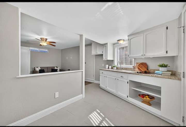 Cozy 1 Br Long Term Rent Near Srjc W/bath,parking. - Santa Rosa, CA