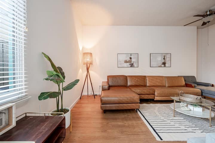 Entire 1br Steps From Moscone Center - San Francisco, CA