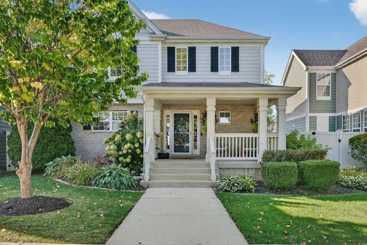 Luxury 4 Bedroom Home Elgin - Elgin, IL