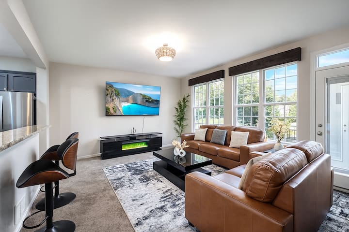 Luxury 4 Bedroom Home Elgin - Elgin, IL