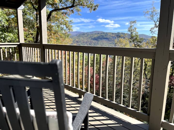 Mountaintop Memories Cottage - Dillard, GA