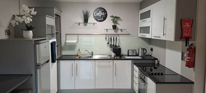 New City Centre 2 Bed Apartment Free Parking! - Galway