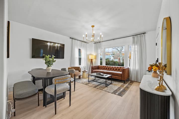 Elegant 3br Retreat In Midtown’s Victorian Haven - Sacramento, CA