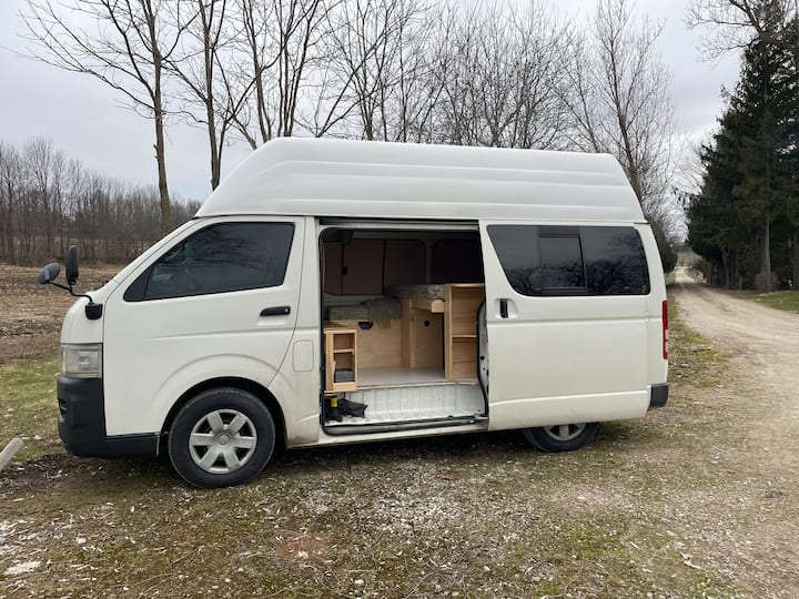 Dan's Fancy Van - Aldergrove
