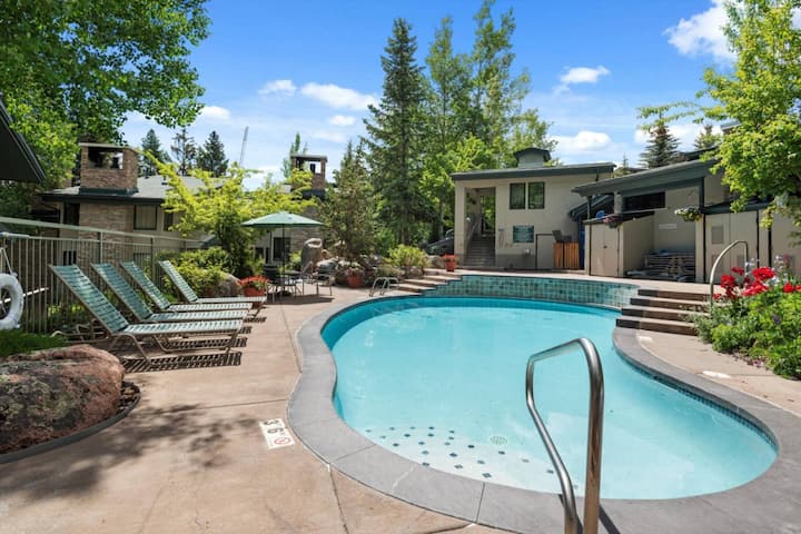 New Listing! Stylish Townhome With Pool & Hot Tub - Snowmass Village, CO