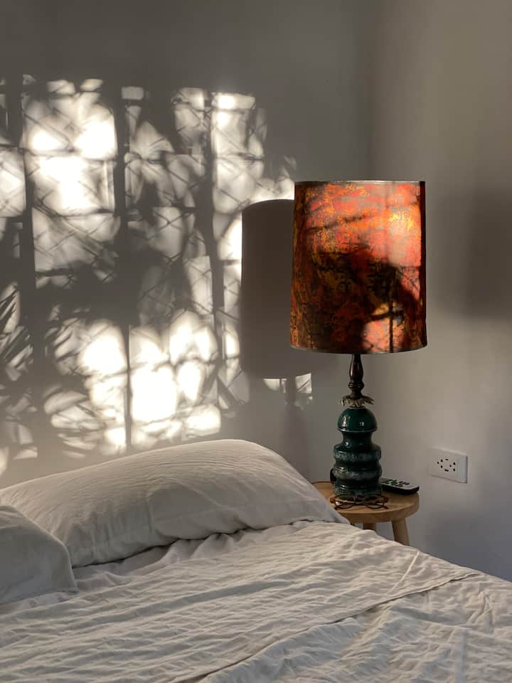 Blackout Backup Power Room W/ Private Bathroom - Havana