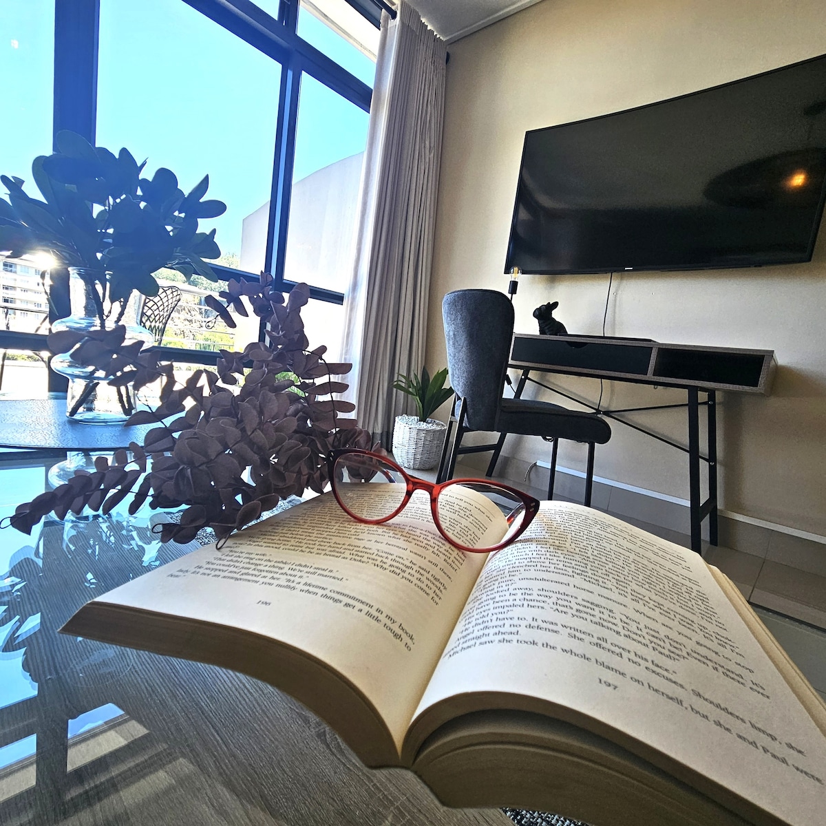 Tyger Lake Hip Lifestyle •Views •1Bed •Parking 414 - Apartments for ...