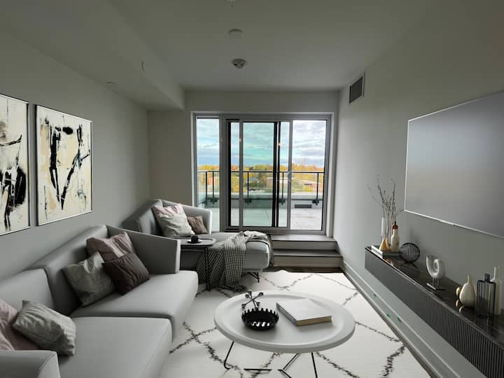 Condo In Downtown Burlington - Burlington