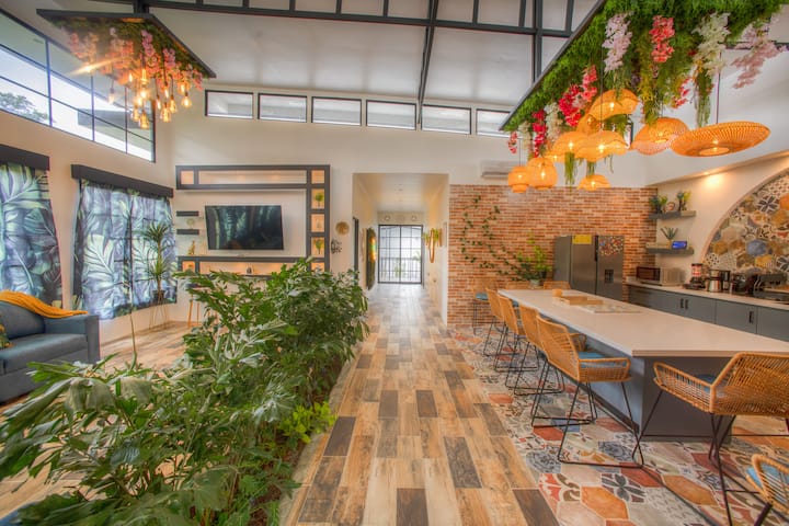 La Fortuna Garden Luxury Smart Home - La Fortuna