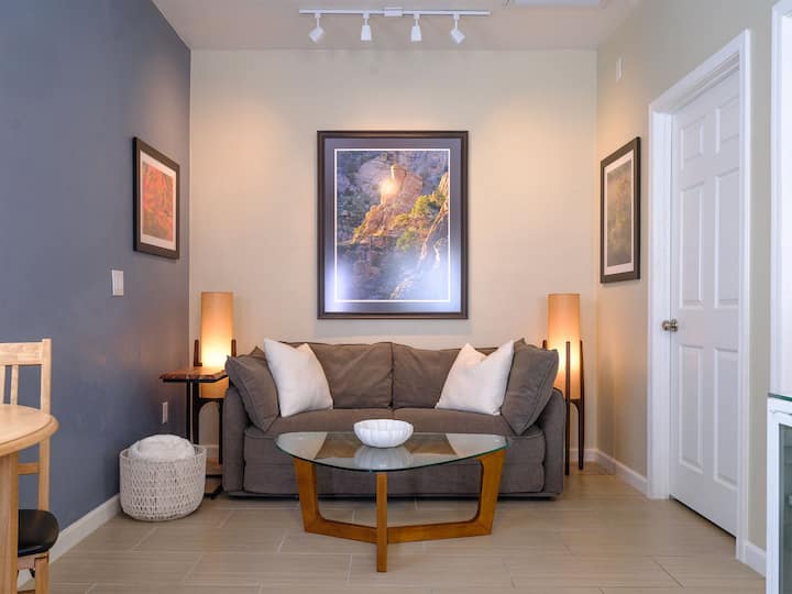 Private Suite With Office - Tucson, AZ