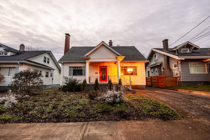 Charming 3br Portland Getaway! - Portland, OR