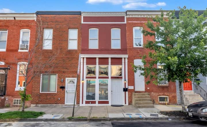 Upscale Stay Steps From Johns Hopkins Hospital - Baltimore, MD