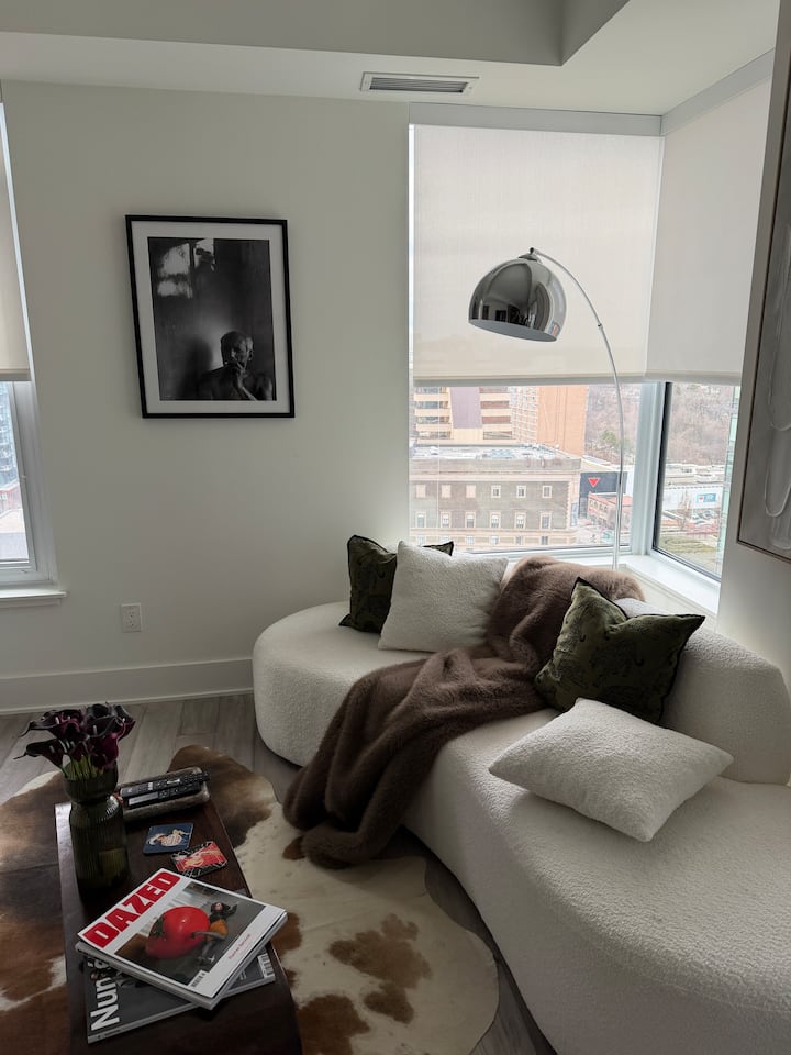 Luxury 2 Bedroom Suite In The Heart Of Yorkville - Toronto