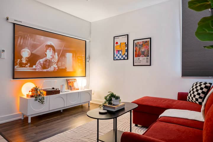 Stylish 2br Toronto Retreat With Parking - Toronto