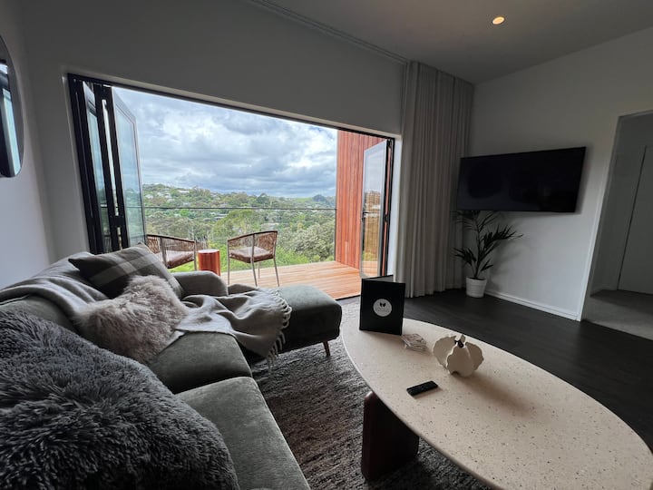 One Bedroom Pod With Valley Views (Tui Suite) - Waiheke Island