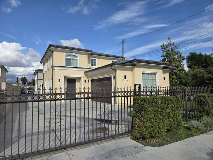 Gated 3br Modern Family Spot Near Dtla & Dodgers - El Monte, CA