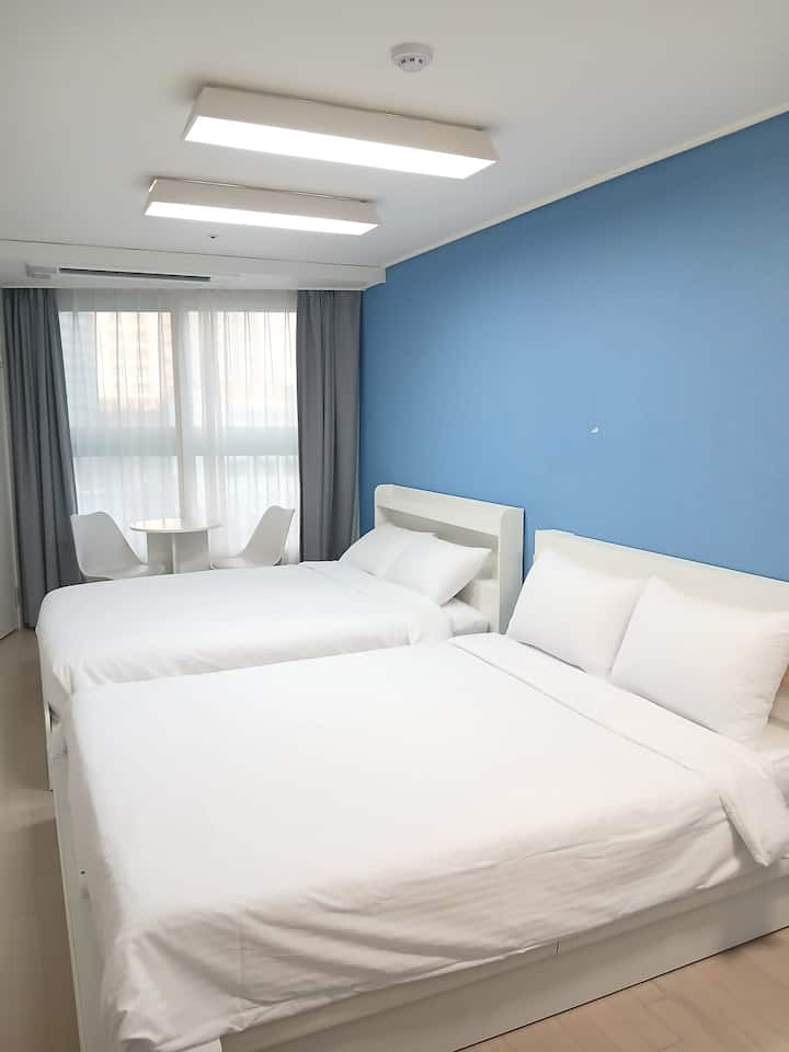 1/4 엘시티 근처/바다1분/퀸침대2개 - Busan