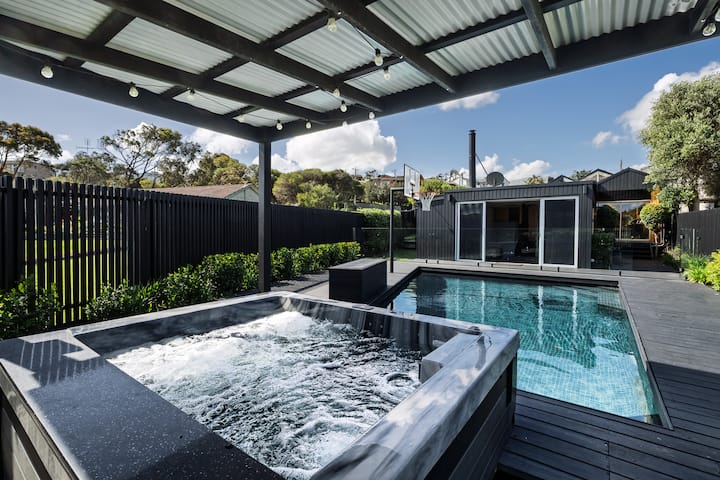 Ocean Grove Luxe Retreat | Pool | Spa | Sauna - Geelong