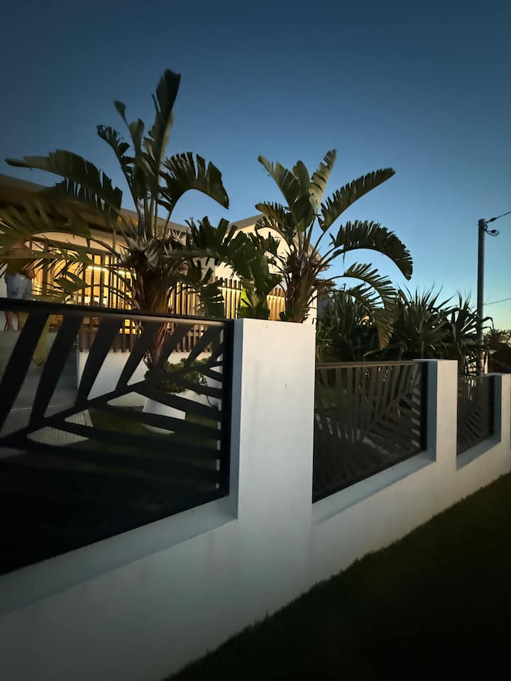 House Of Halau
Tropical Views And Sunsets - 梅特蘭