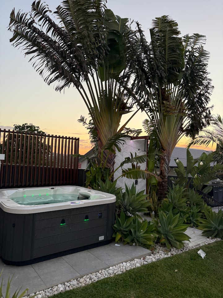 House Of Halau
Resort Vibes With View - Newcastle