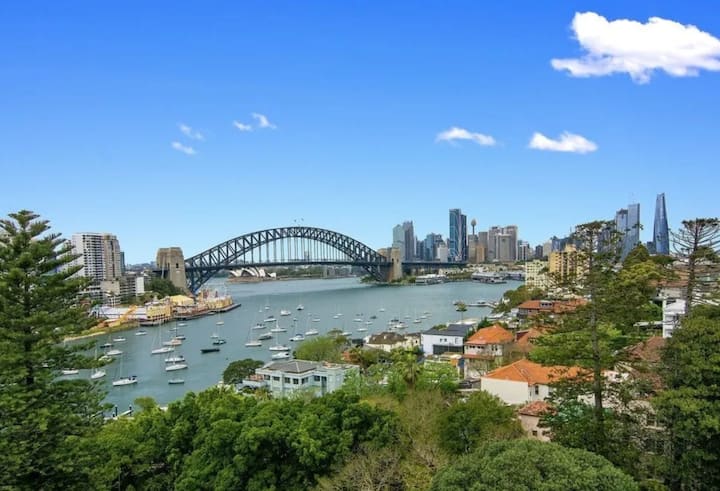 Harbour View | Opera House, Bridge & Luna Park - North Sydney