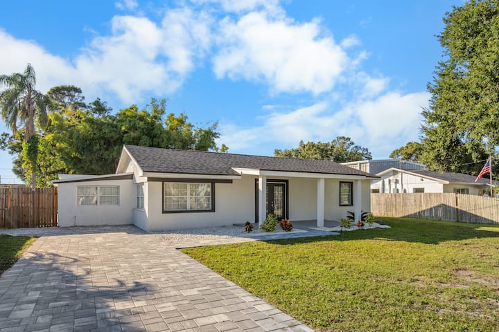 Bamboo Breeze - Redington Shores, FL