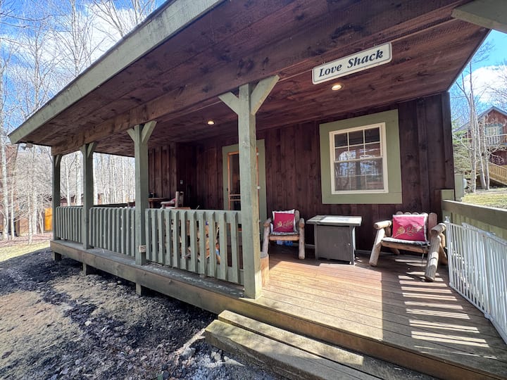 Log Cabin In The Woods - Oakland, MD