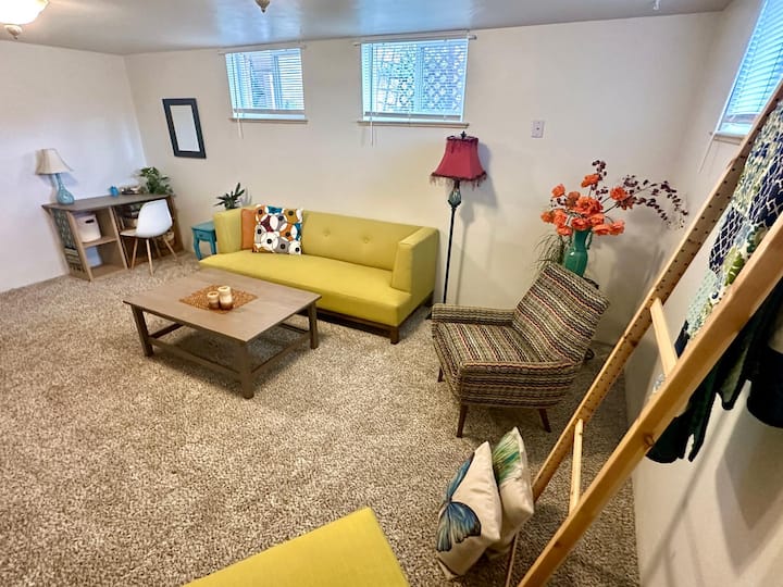 Spacious 1br W/ King, Work Space, Great Location! - Wheat Ridge, CO