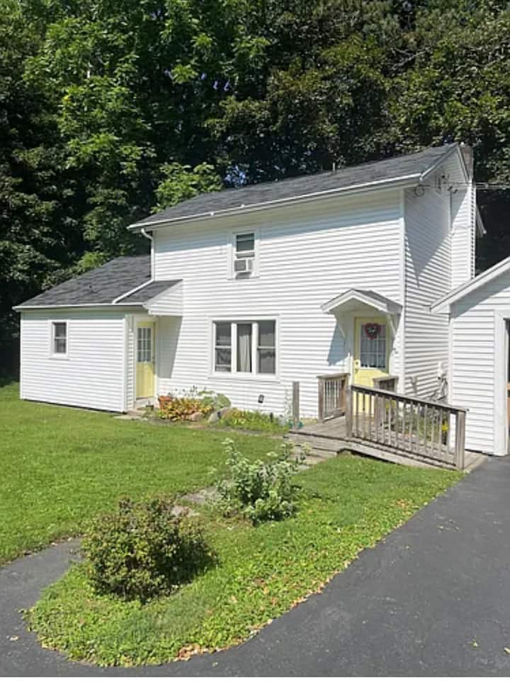 Cozy Home In Eden Ny, Short Drive To Bills Stadium - Eden, NY