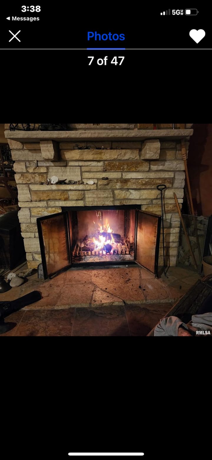 Beautiful Home On The Mississippi River - Clinton, IA