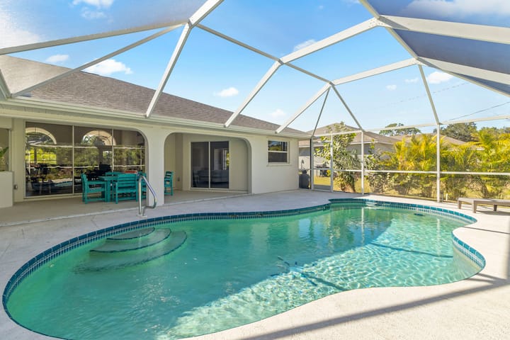 Coastal Luxe Pool Retreat - Near Beach And Shops - Port Charlotte, FL