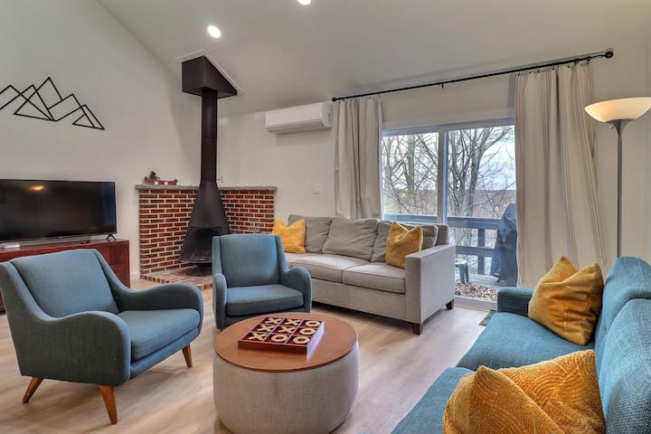 Camelback Village Townhouse-ski In/ski Out Access - Big Pocono State Park, Tannersville