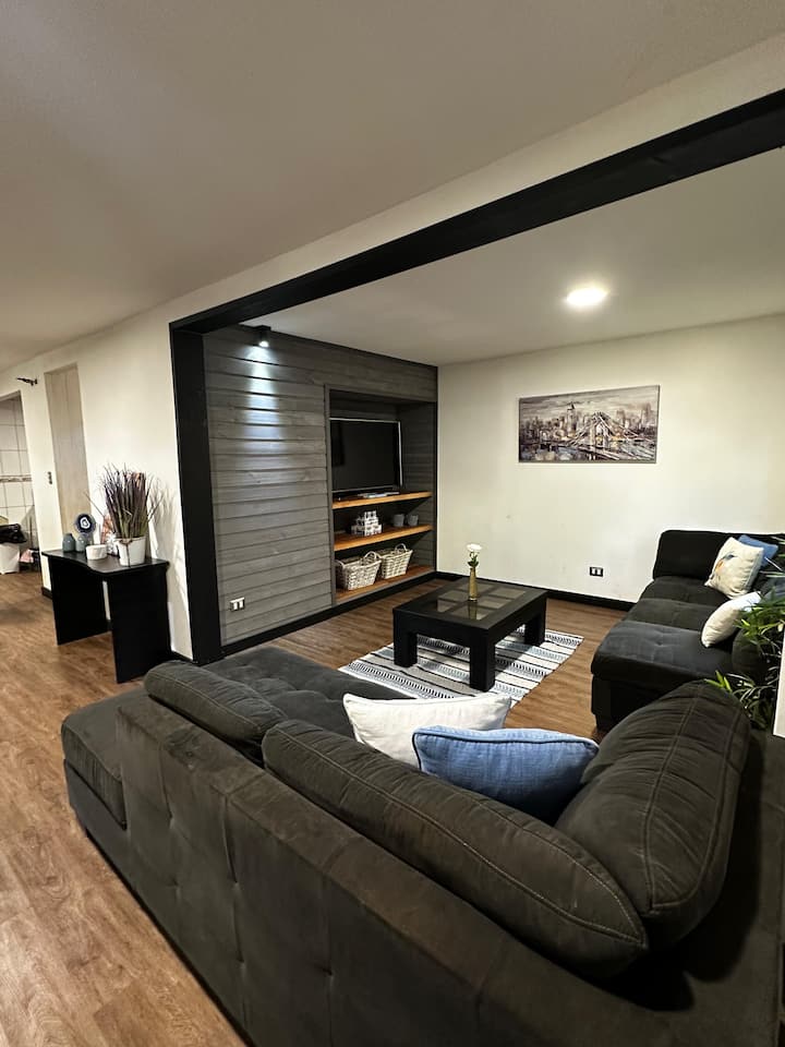 Gran Casa Con Amplio Jardín, A Pasos Del Centro - Pucón