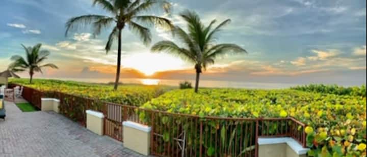 Oceanfront Casita • Steps To Sand • Delray Beach - Delray Beach, FL
