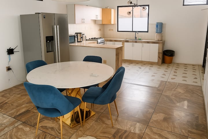 La Casa Grande Mánta Con Piscina Privada - Manta