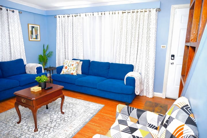 The Charming Cozy 4-bedroom Getaway In Glen Burnie - Glen Burnie, MD