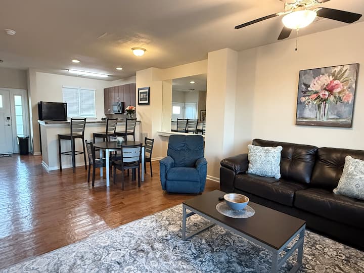 4 Bedroom Townhouse Close To Lu - 린치버그