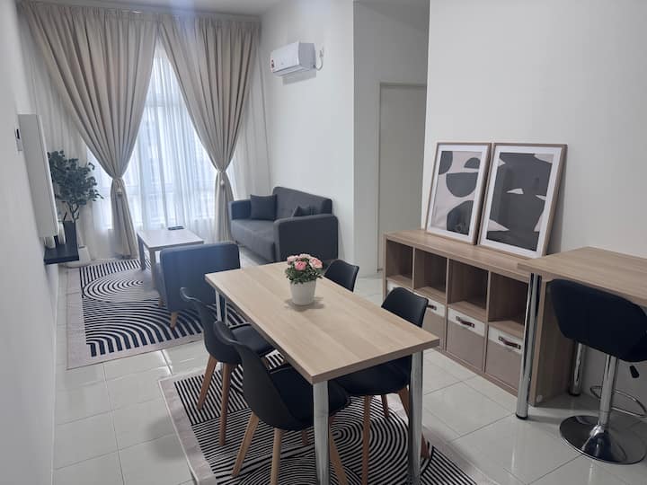 Modern 2br•2bath• Netflix • Pool•heart Of Ipoh - Ipoh