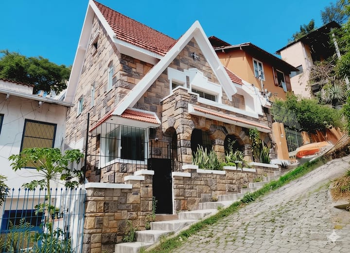 House In Copacabana. Walking Distance To Beach - Copacabana