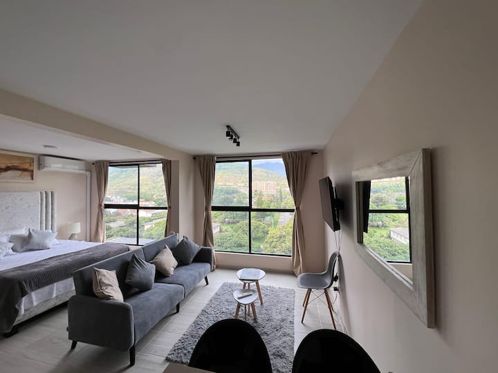 Charming Studio Apartment With Spectacular Views - Cali