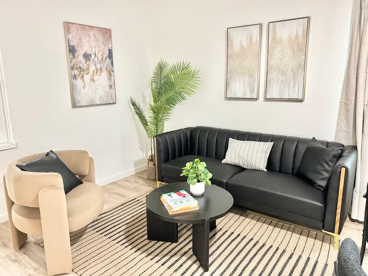 Perfect Studio In Dsm - Steps To Dt - Free Parking - Des Moines, IA